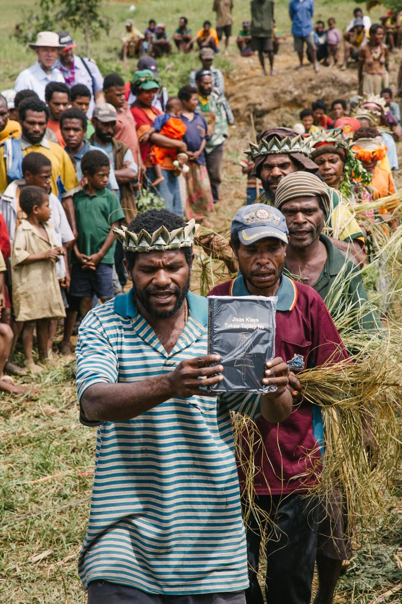 Weaving Words - Pioneer Bible Translators